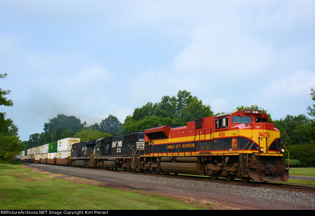 KCS 4129 NS Train 212